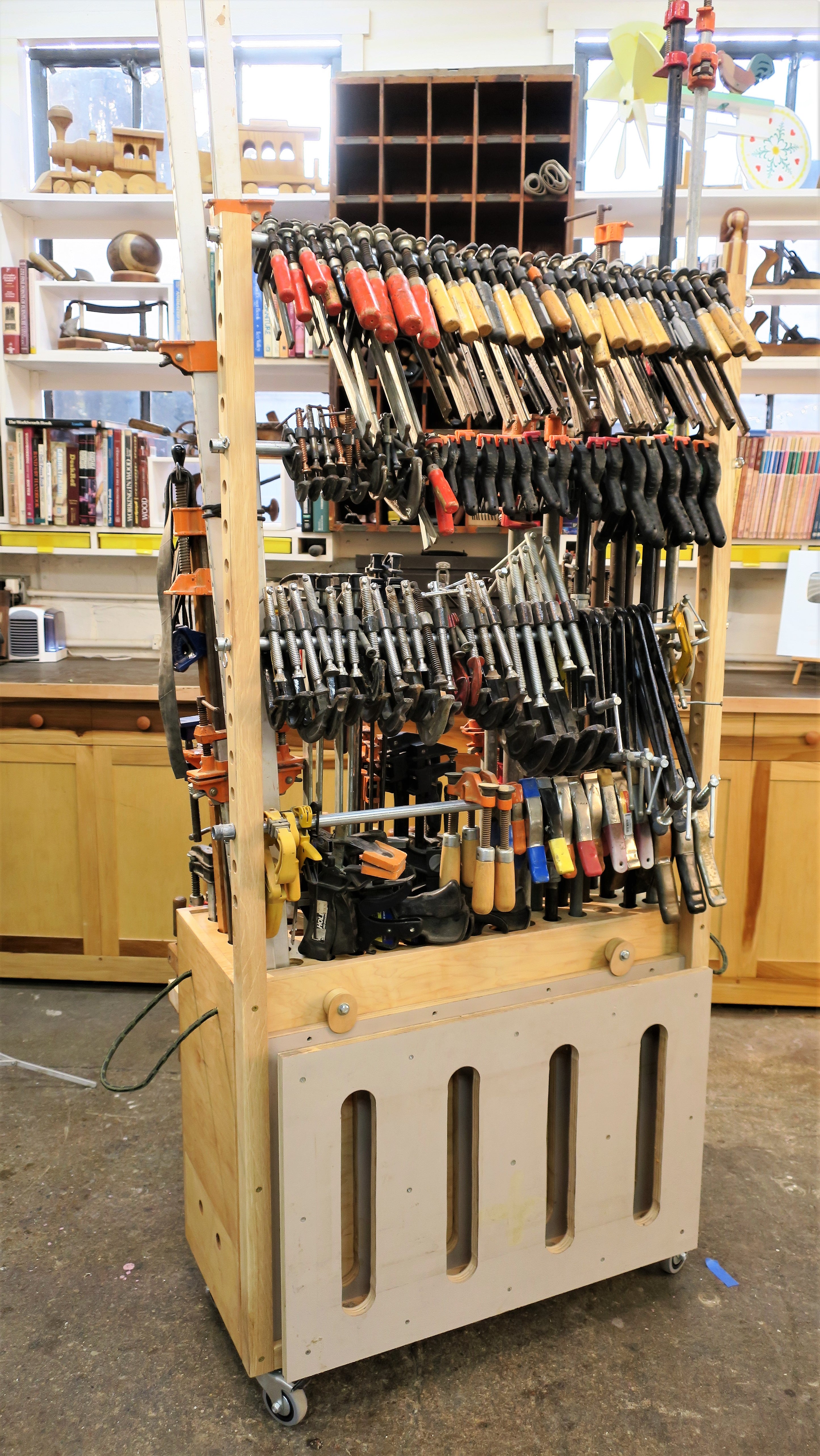 Clamp Caddy – Workshop Companion