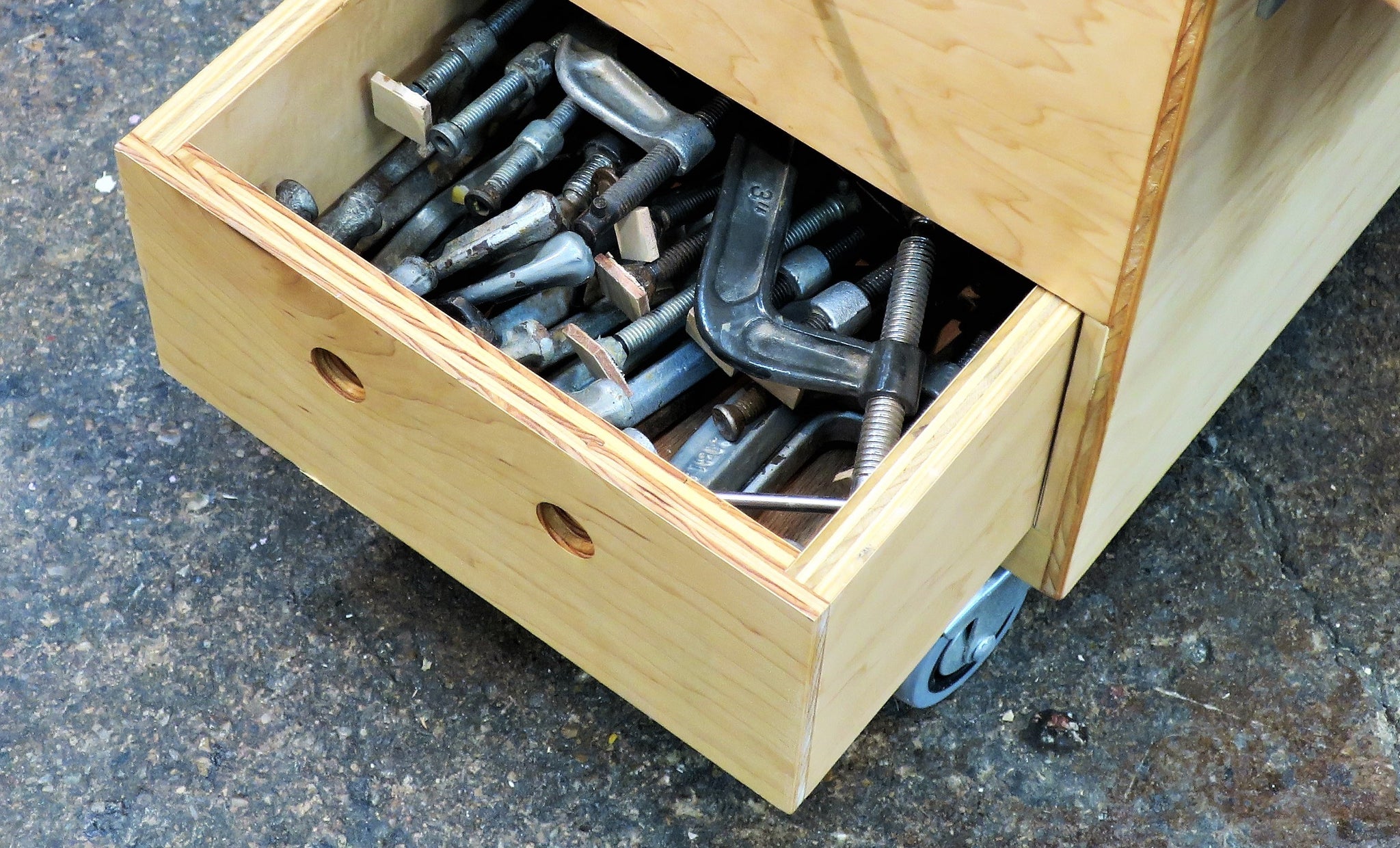 Clamp Caddy – Workshop Companion